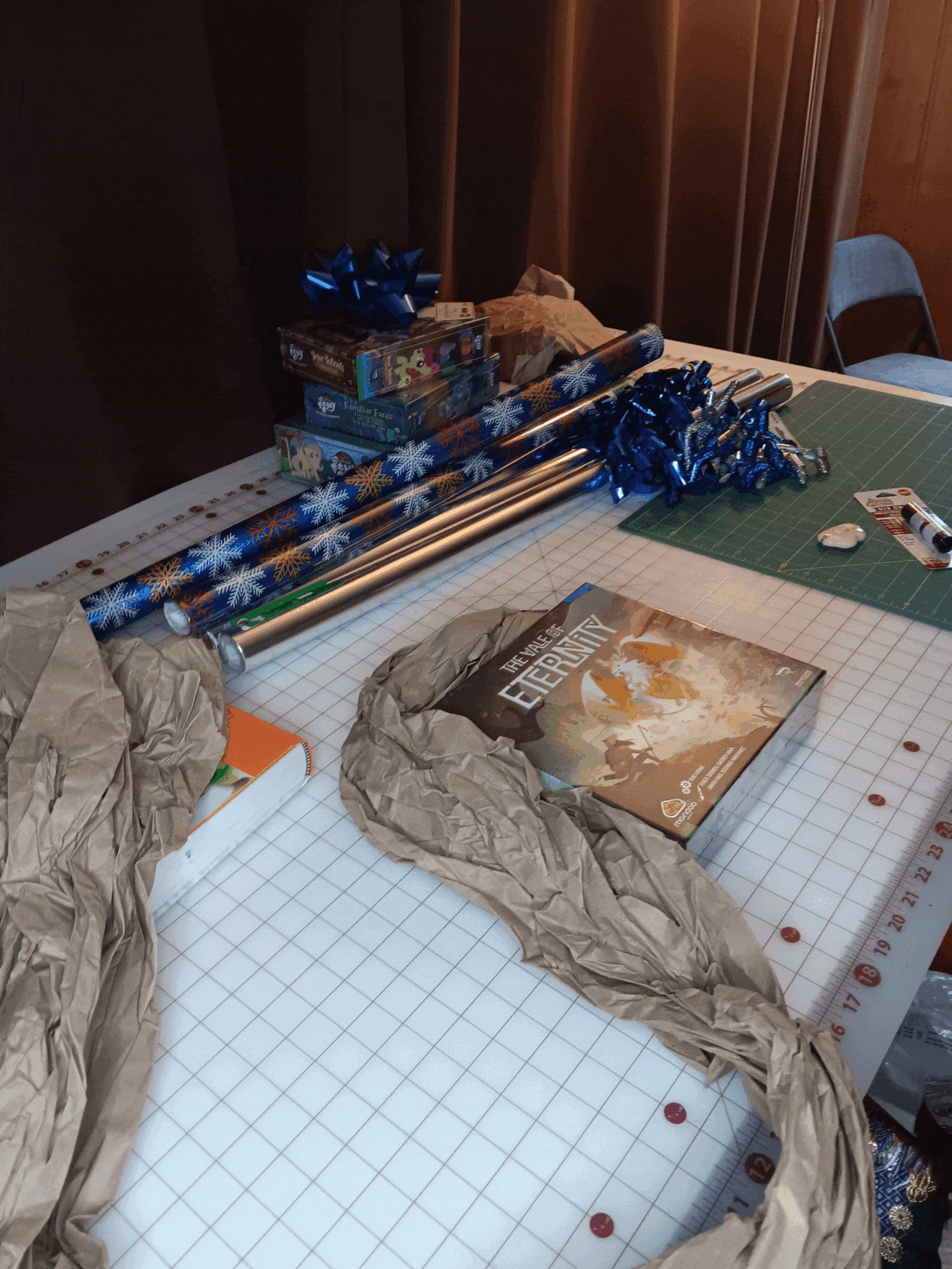 How To Turn Present Wrapping Into A Game: A Gift-Wrapping Guide For ...